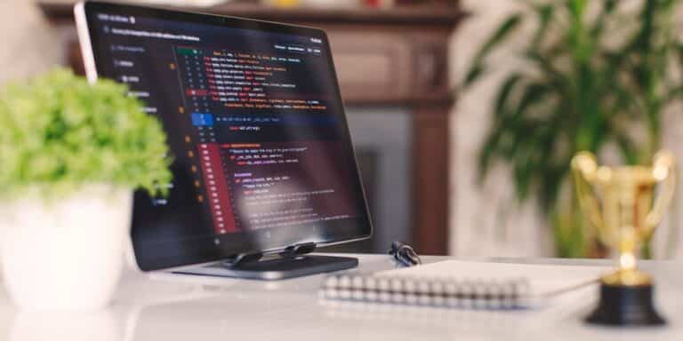 Što je Python? 8 ključnih pojmova za početnike - indeks.hr